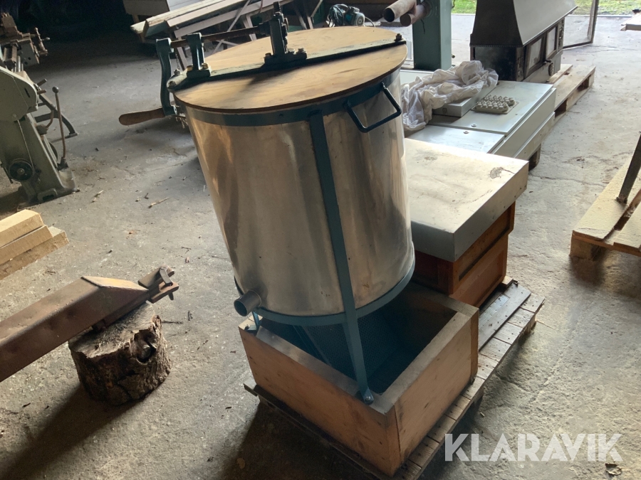 Slunga och bikupa Frölundakupan 10-LN, Vårgårda, Klaravik au