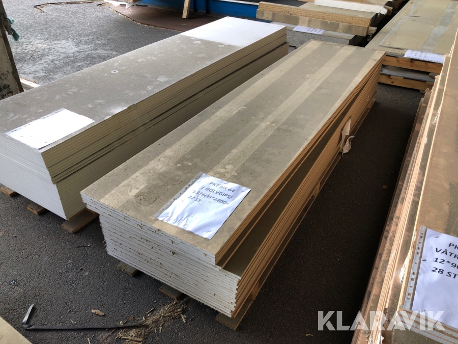 Klaravik Auktioner | Golvgips 13x600x2400