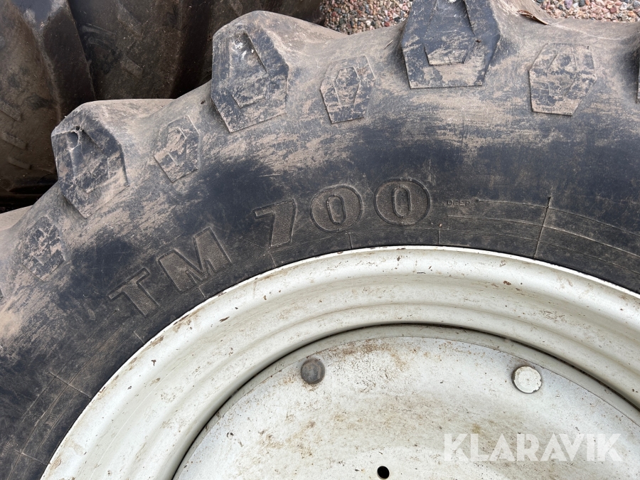 Lantbruksdäck Pirelli TM 700, Höganäs, Klaravik auktioner