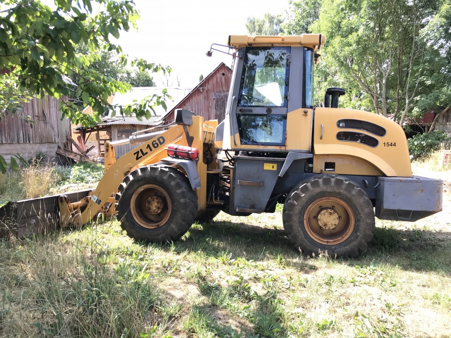 Lastmaskin med 2 skopor & gafflar