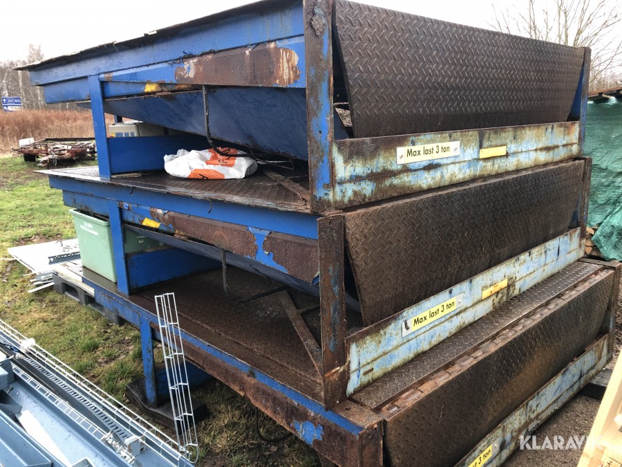 Klaravik Auktioner | Lastbryggor 3st