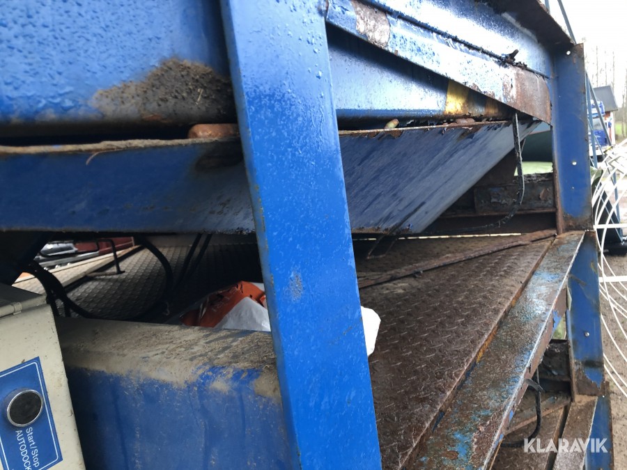 Klaravik Auktioner | Lastbryggor 3st