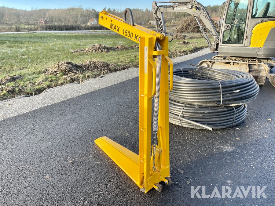 Klaravik Auktioner | Pallyftare LSR till kran 1500 kg