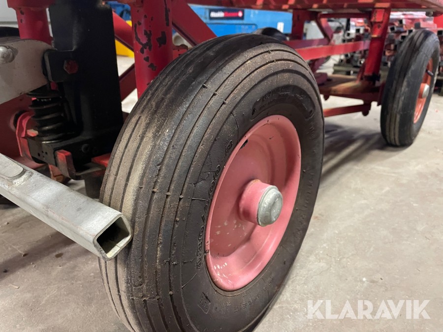 Klaravik Auktioner | Transportvagn Starke Arvid