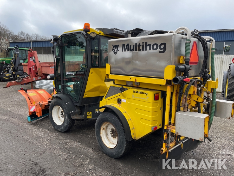 Redskapsbärare Multihog MH90 med plog, sop & spridare