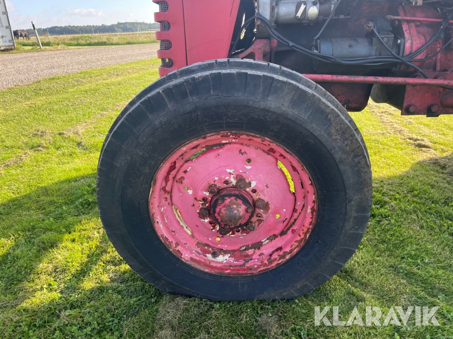 Traktor IH B 275, Vänersborg, Klaravik auktioner