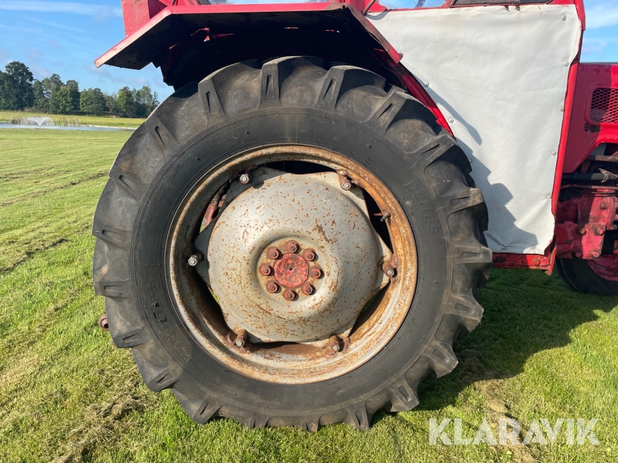 Traktor IH B 275, Vänersborg, Klaravik auktioner