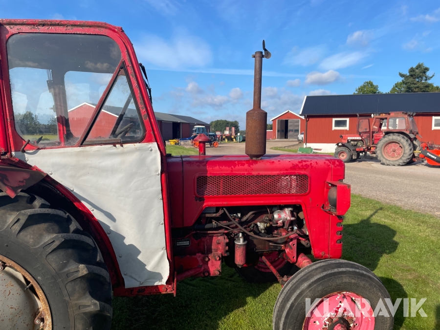 Traktor IH B 275, Vänersborg, Klaravik auktioner