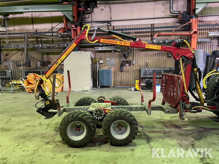 Skogsvagn Kranman T1750 4WD med 30-60 kran