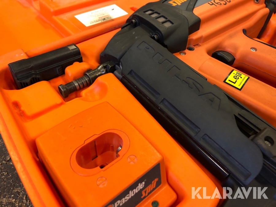Klaravik Auktioner | Spikpistol Spit Pulsa 700 P gasdriven