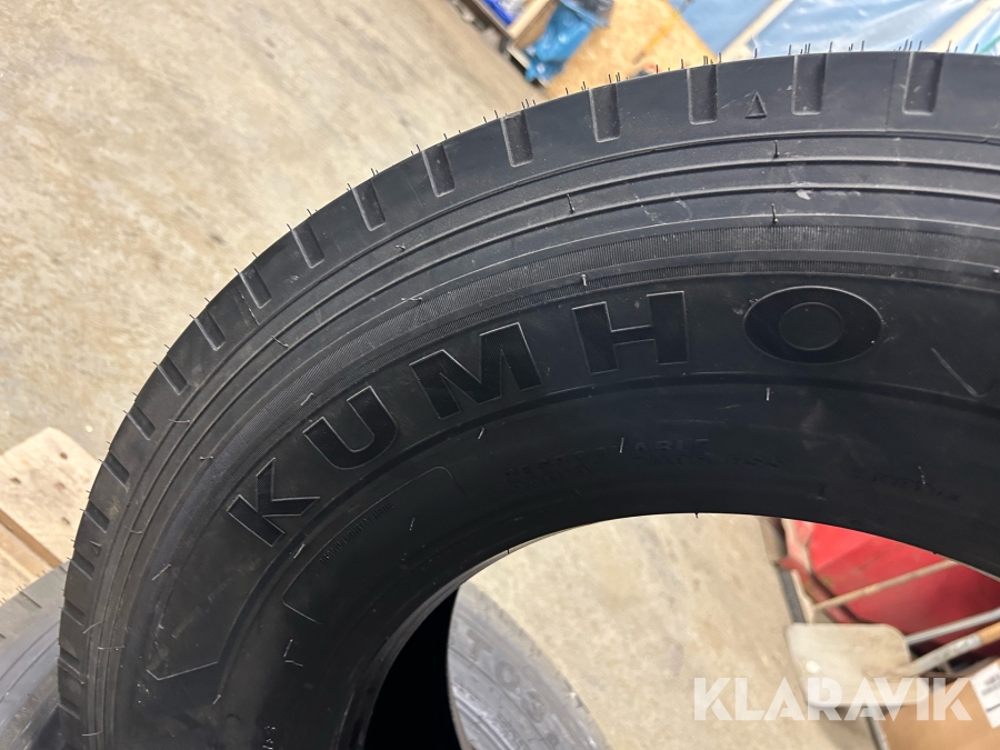 Lastbilsdäck Kumho KRT03 285/70R19,5, Örebro, Klaravik aukti