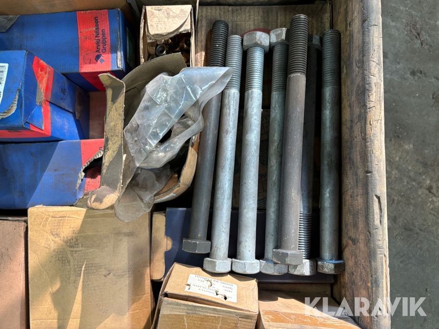 Pall med blandad bult och mutter, Göteborg, Klaravik auktion