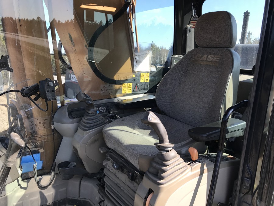 Bandgrävmaskin Case 290B med tiltrotator + skopa