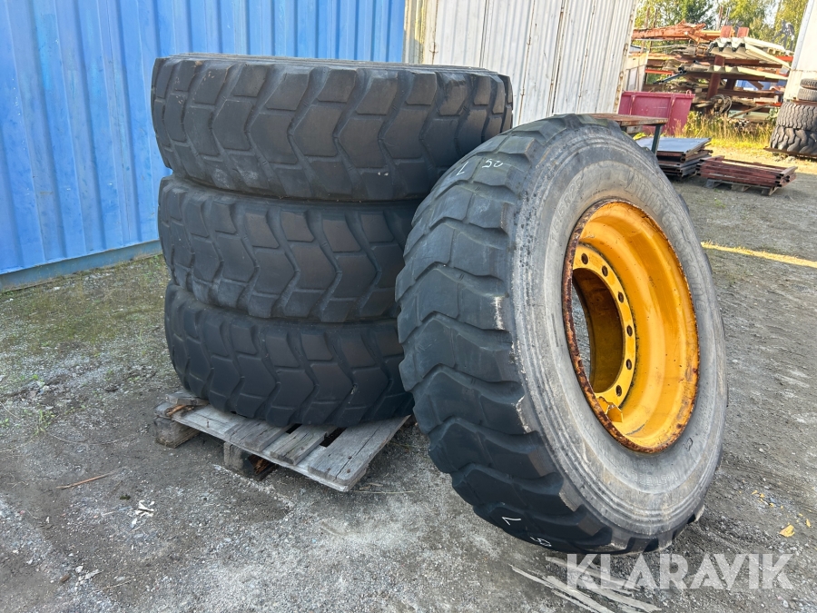 Entreprenaddäck med fälg Bridgestone 15.5R25, Örnsköldsvik,