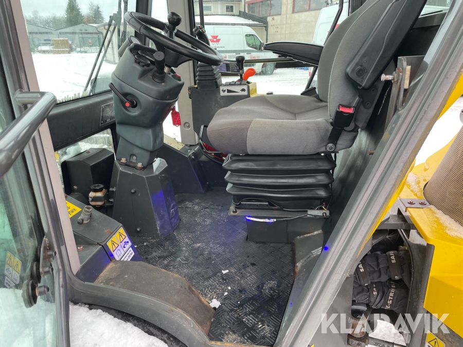 Redskapsbärare Multihog MH90