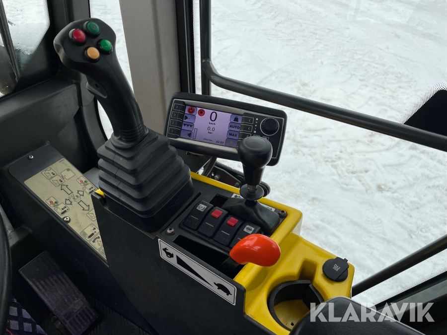 Redskapsbärare Multihog MH90