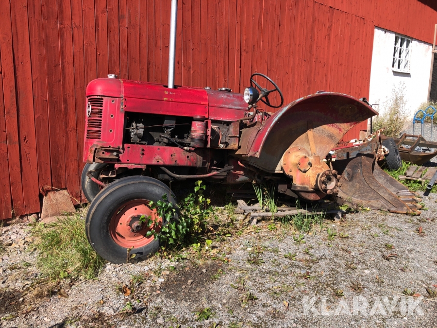 Klaravik Auktioner | Traktor Volvo T31