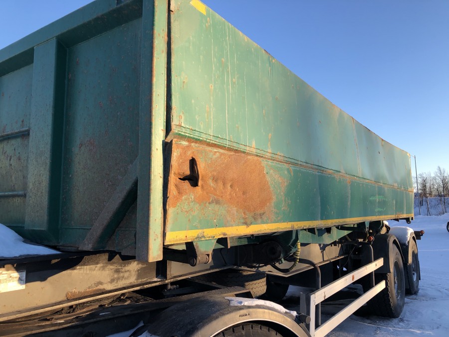 Lastbilssläp med dragstång