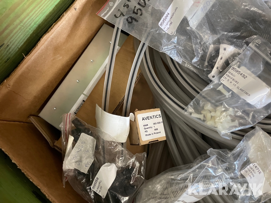 Klaravik Auktioner | Diverse material