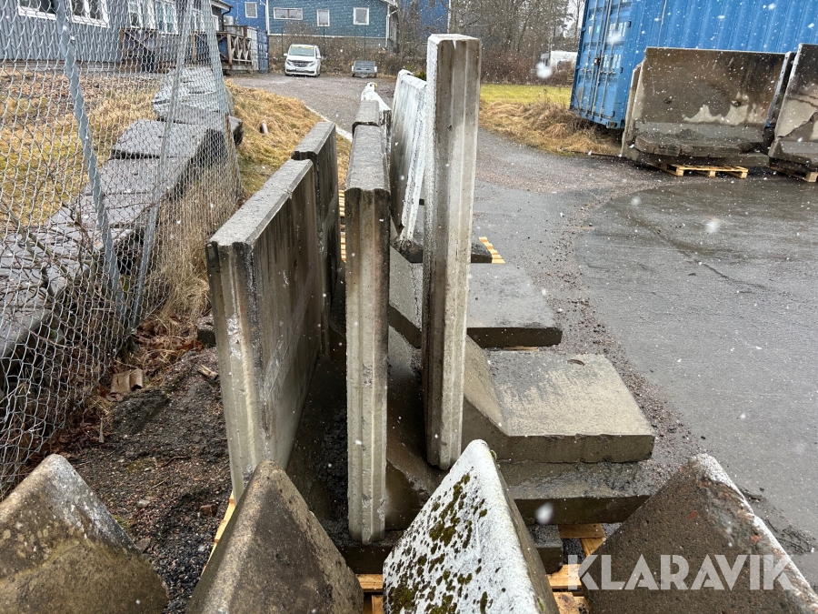 L-stöd och betonggrisar, Lerum, Klaravik auktioner