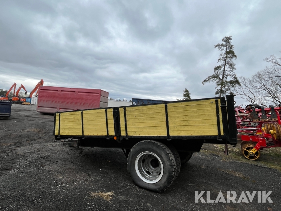 Tippvagn, Ekerö, Klaravik auktioner