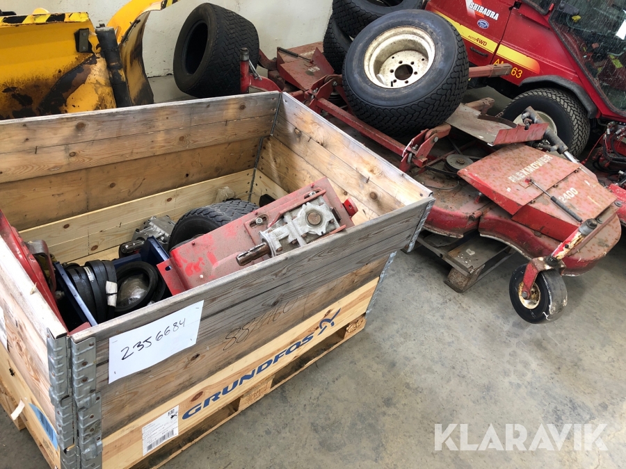 Klaravik Auktioner | Diverse delar Shibaura CM374