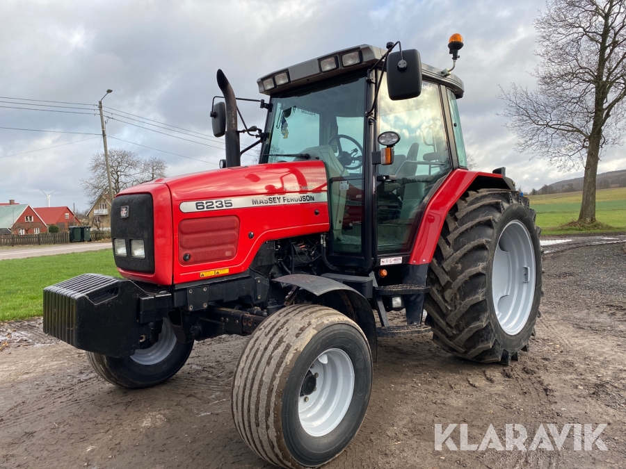 Traktor Massey Ferguson 6235