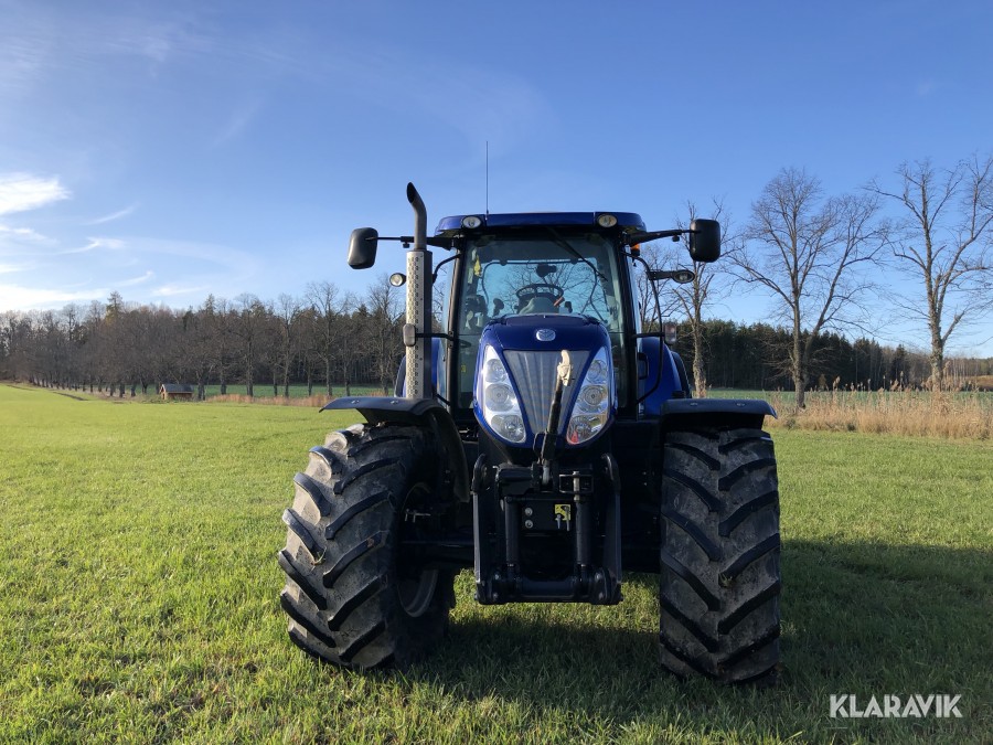 Traktor New Holland T7070