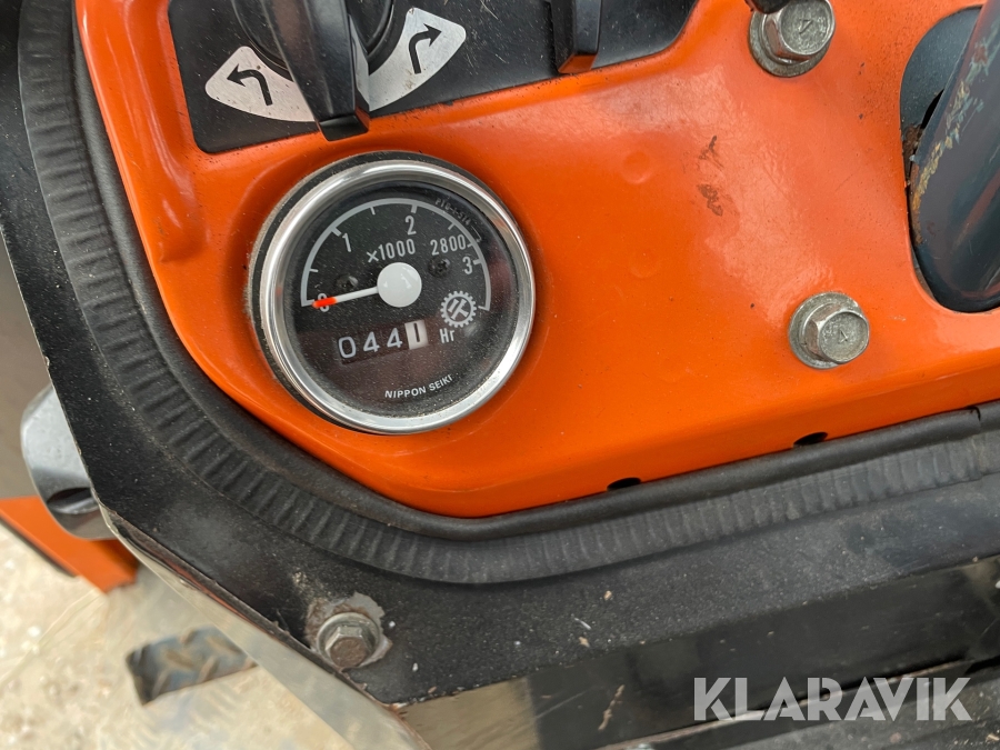 Traktor Kubota B7 100 HST, Säter, Klaravik auktioner