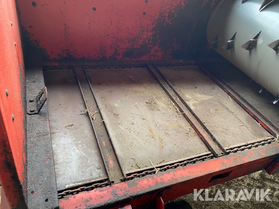 Klaravik Auktioner | Rivarvagn för ensilage TKS Kombikutter K1