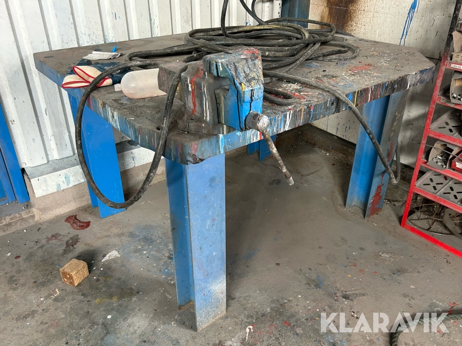 Verkstadsbord och muttrar, bult, brickor, Vänersborg, Klarav