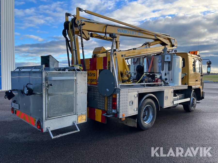 Bil med lift Volvo & Svalbo-Lift FL6 & 12-3, Lidköping, Klar