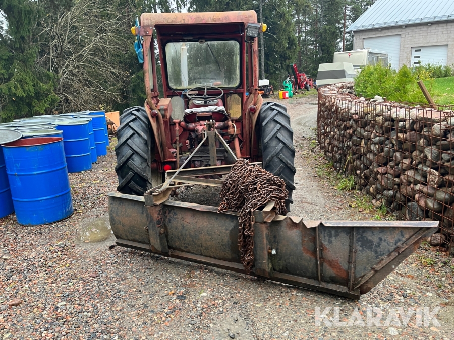 Traktor Volvo BM Buster 320, Lilla Edet, Klaravik auktioner