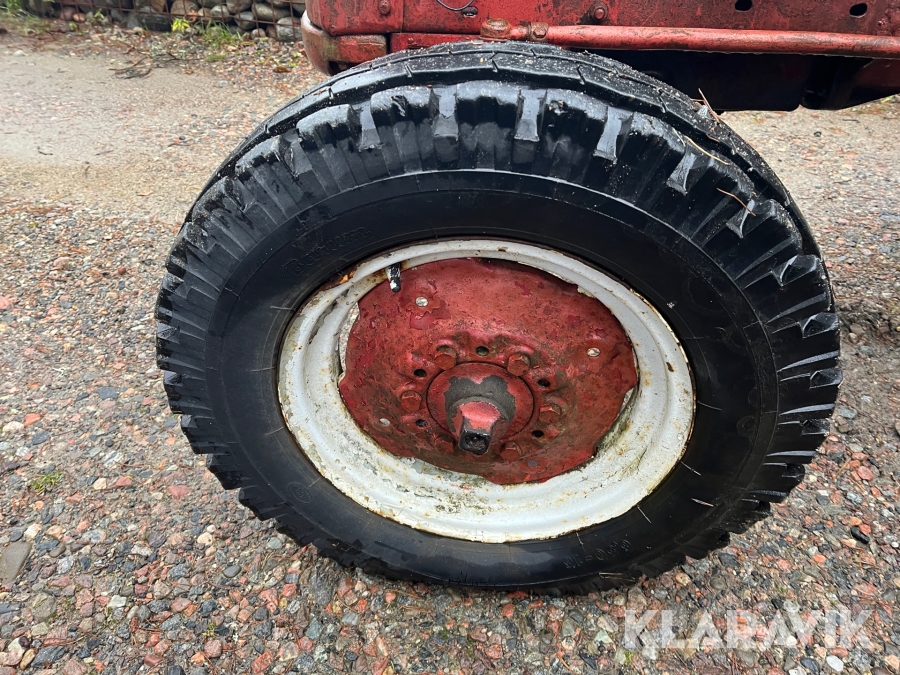 Traktor Volvo BM Buster 320, Lilla Edet, Klaravik auktioner