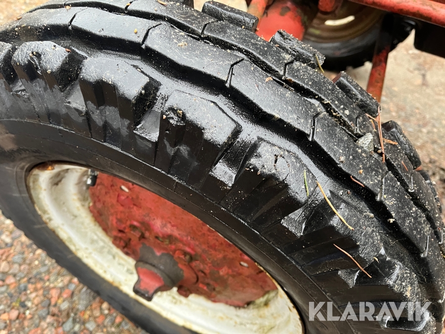 Traktor Volvo BM Buster 320, Lilla Edet, Klaravik auktioner