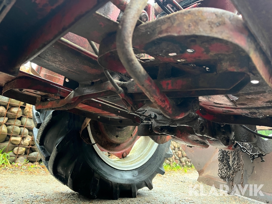 Traktor Volvo BM Buster 320, Lilla Edet, Klaravik auktioner