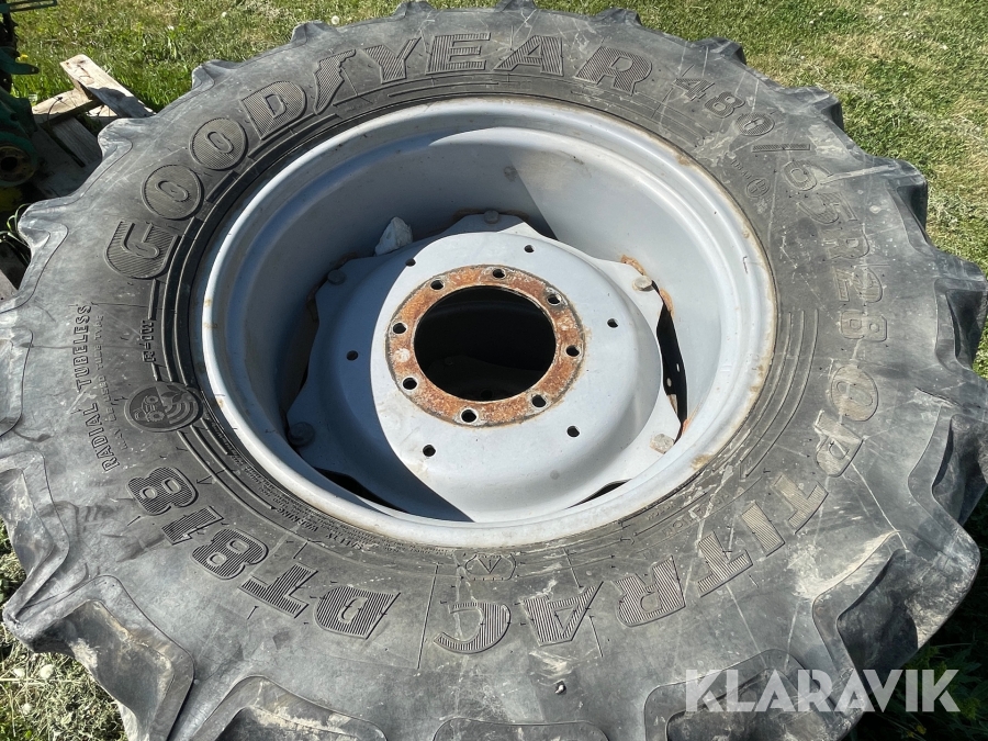 Hjul Good Year 480/65R28, Uppsala, Klaravik auktioner