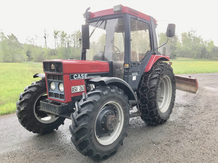 Traktor Case 685 XL