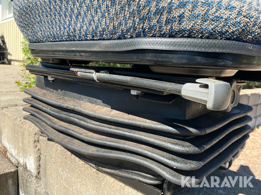 Stol till traktor Cobo SC76-M91, Alingsås, Klaravik auktione