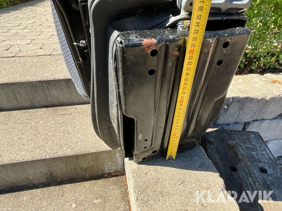 Stol till traktor Cobo SC76-M91, Alingsås, Klaravik auktione