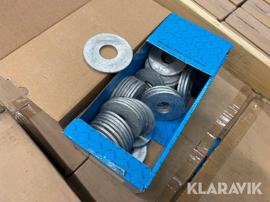 Klaravik Auktioner | Bult, gängstänger, mutter & brickor M24 & M20