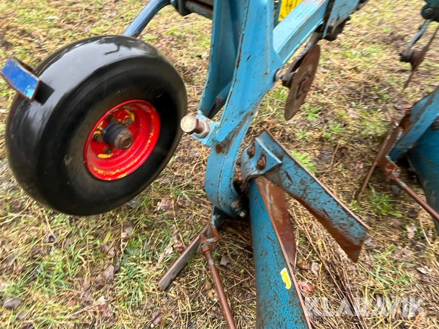 Plog Överum C487 H, Norrtälje, Klaravik auktioner