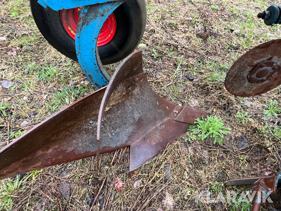 Plog Överum C487 H, Norrtälje, Klaravik auktioner