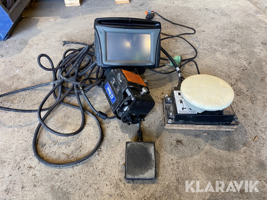 Klaravik Auktioner | GPS Trimble Cfx-750 med ez-steer