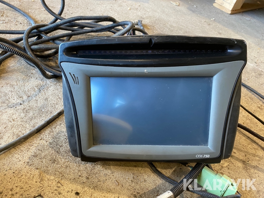 Klaravik Auktioner | GPS Trimble Cfx-750 med ez-steer