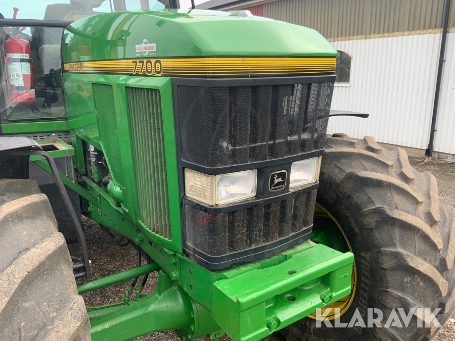 Traktor John Deere 7700, Trelleborg, Klaravik auktioner