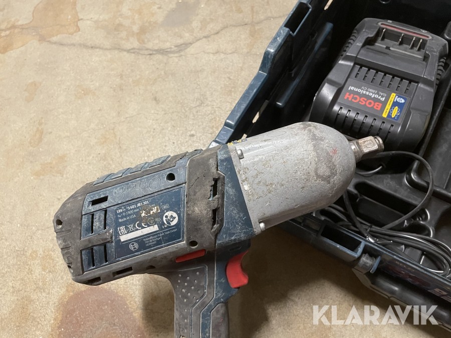 Klaravik Auktioner | Mutterdragare Bosch