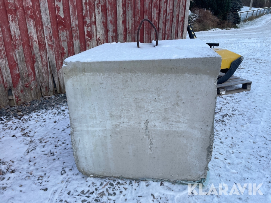 Betongblock, Tjörn, Klaravik auktioner