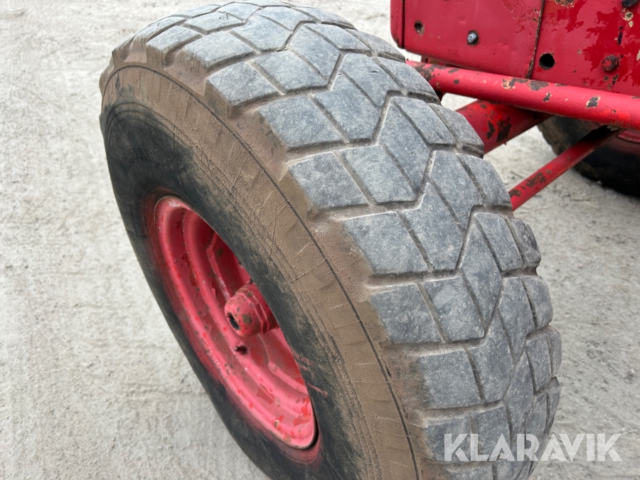 Veterantraktor Volvo BM 800, Svenljunga, Klaravik auktioner