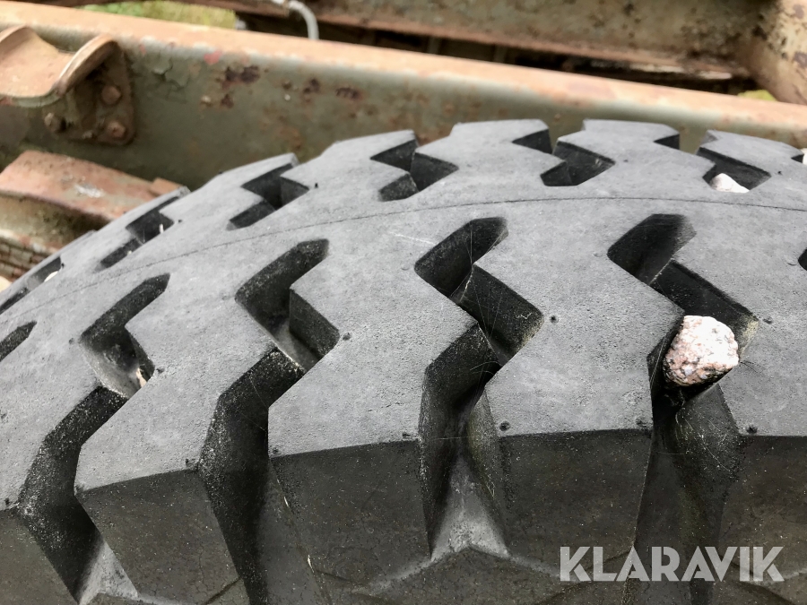 Klaravik Auktioner | Drivkärra Livab